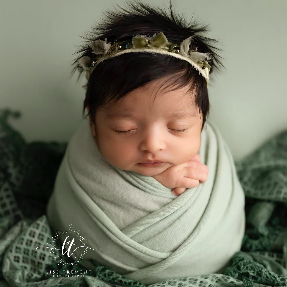Séance photo nouveau-né d'une petite puce - Enghien les bains - Lise ...
